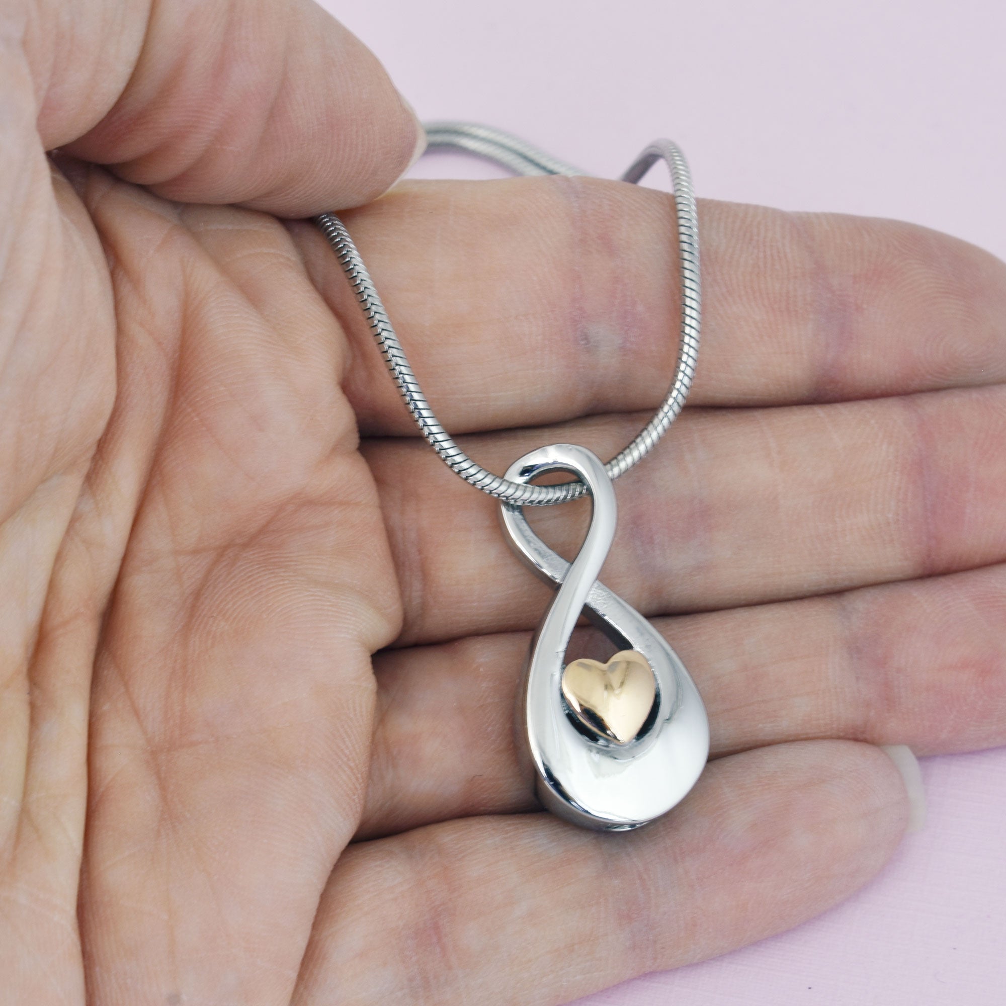 Small Infinity with Heart – Sarah & Essie